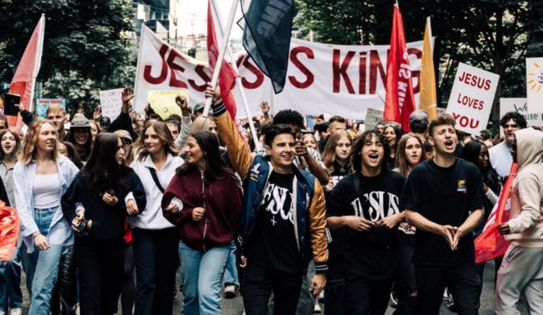 Thousands Declare 'Jesus Is King' in Streets of Seattle - Caleb Parke